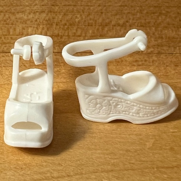 Other | Barbie Doll White Daisy Platform Sandals High Heel Pump Shoes W ...